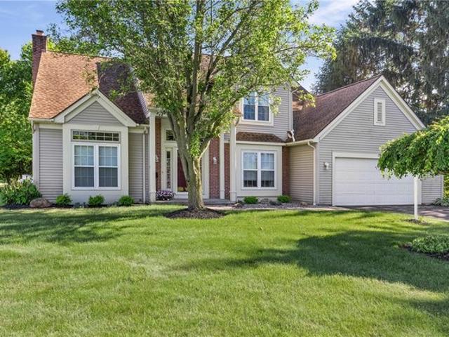 55 Shannon Gln, Fairport, NY 14450