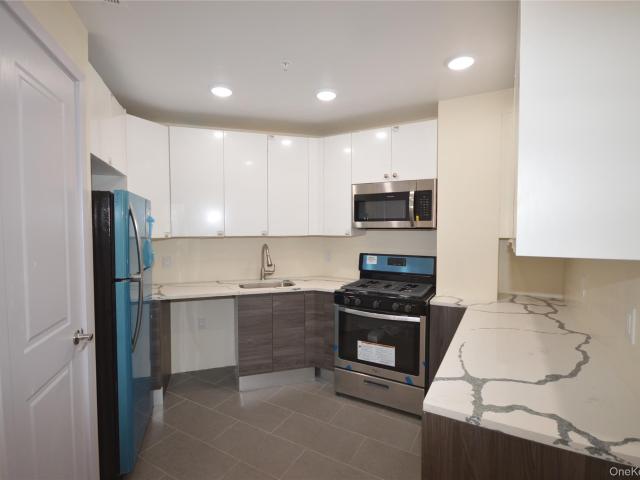 55 South Middle Neck Road 4C