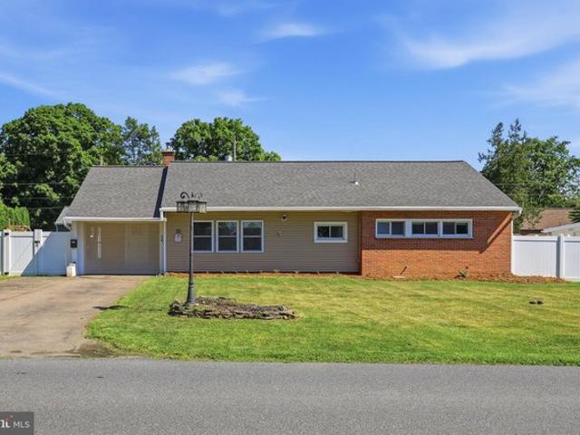 55 Stanley Ave, Landisville, PA 17538