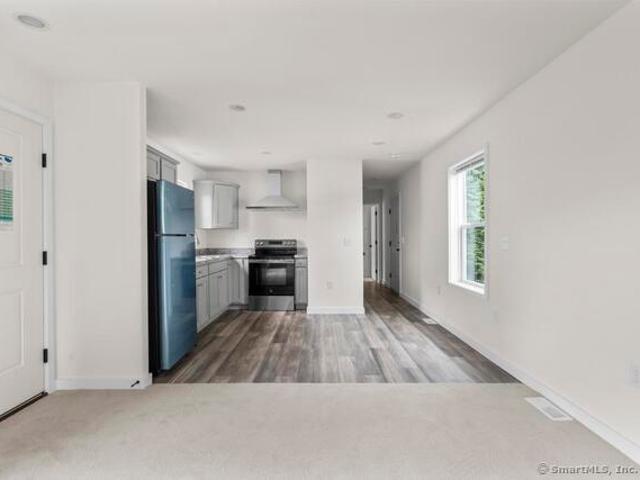 55 Sugar St, Unit 33, Newtown, CT 06470 | Compass