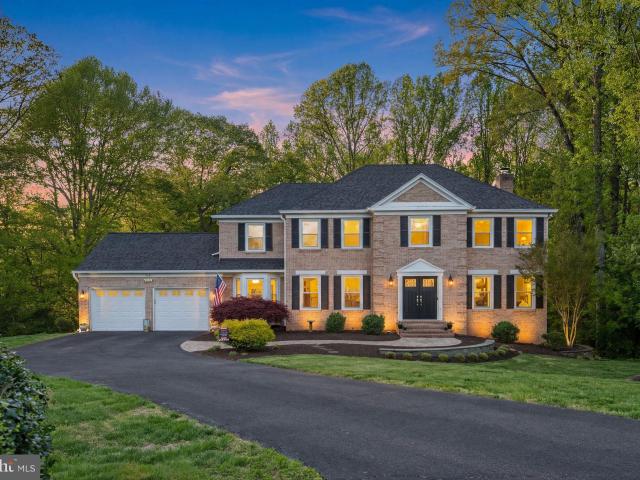 5604 Mary Fairfax Ct, Fairfax Station, VA 22039 | MLS #VAFX2299 | Compass