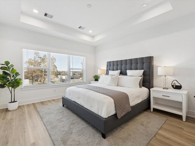 5604 Camino Encantado Dr, Houston, TX 77091