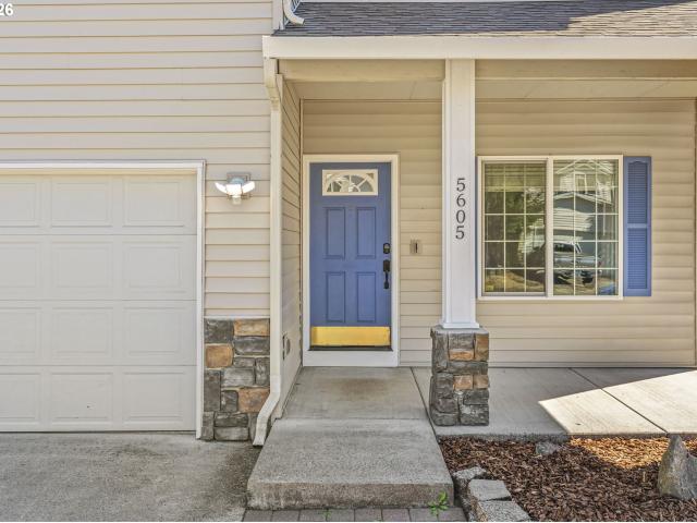 5605 NE 55TH CIR