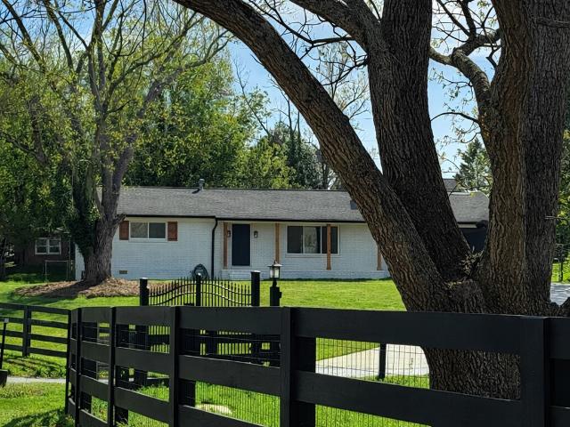5605 Burke Lane