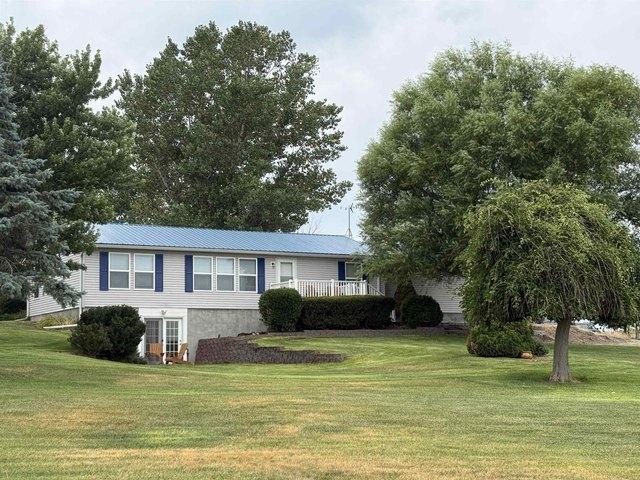 5605 SW Ridgecrest Cir, North Platte, NE 69101