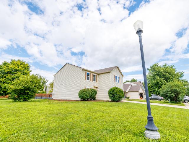 5606 N Plymouth Court