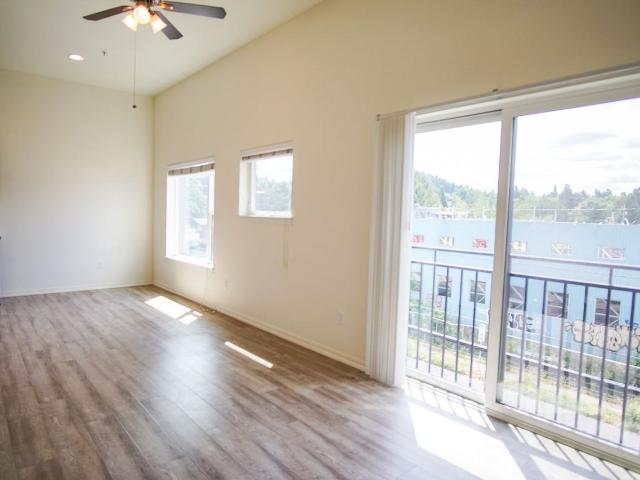 5607/5625 E Burnside St.  15 NE 57th Ave Studio Apartment for Rent at 15 5607/5625 E Burnside St.  15 NE 57th Ave, Portland, OR 97215 Mt. Tabor