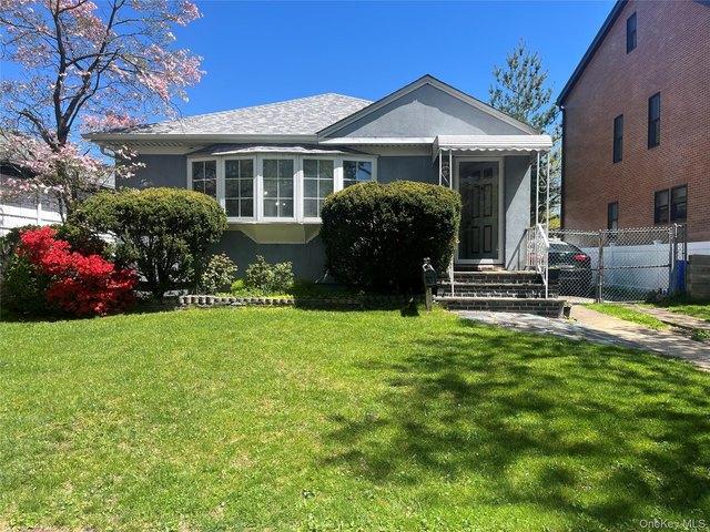 5607 th St, Bayside, NY 11364