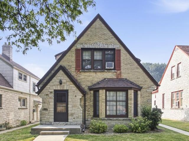 5607 W Philip Pl Unit 5609, Milwaukee, WI 53216