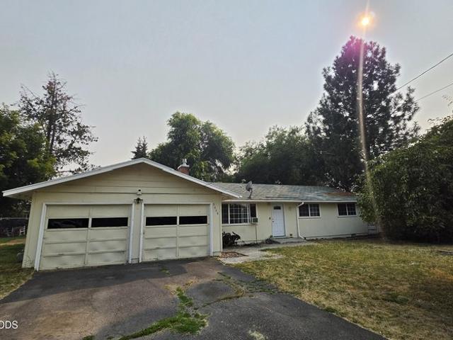 5608 Bel Aire Dr, Klamath Falls, OR 97603