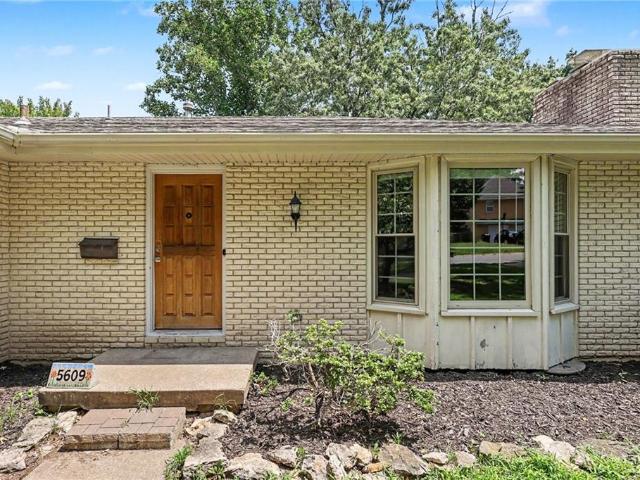 5609 manning avenue