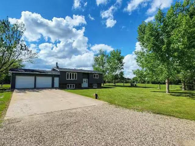 5609 CAROLVILLE LOOP, WILLISTON, ND 58801 Single Family Reside.