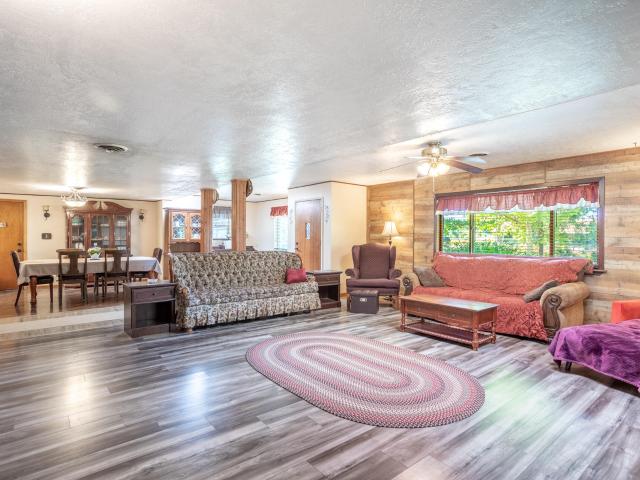5609 Shady Lane