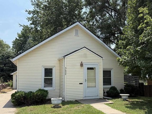 5609 Walnut St, Omaha, NE 68106