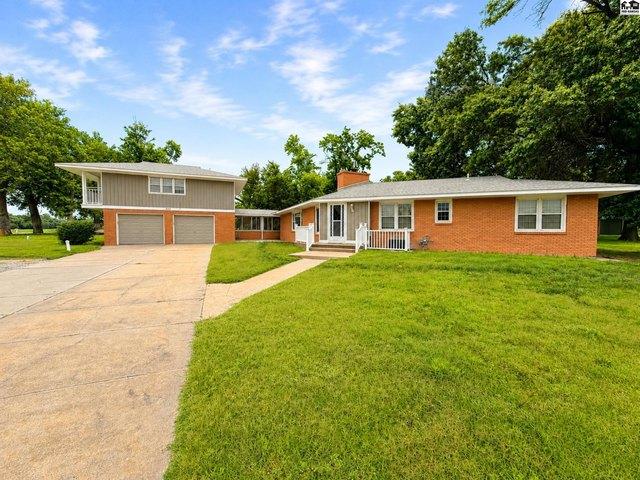 5600 N Plum St, Hutchinson, KS 67502