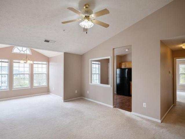 5600 Avonshire Pl Apt J, Frederick, MD 21703