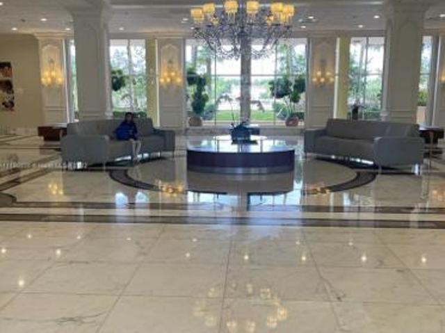 5600 Collins Ave #15D Miami Beach, FL 33140