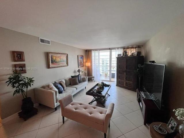 5600 Collins Ave #17U, Miami Beach, FL 33140