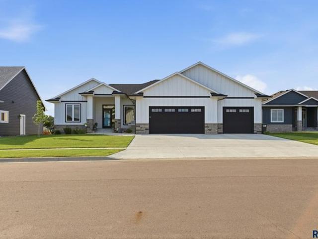 5600 E Daybreak Cir, Sioux Falls, SD 57110
