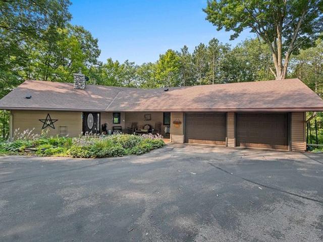 5600 Finnegan Lake Ln, Gillett, WI 54124