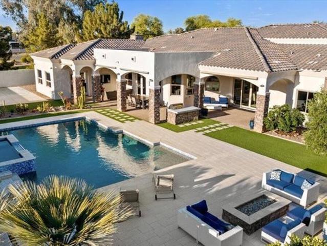 5600 S Gemstone Dr, Chandler, AZ 85249