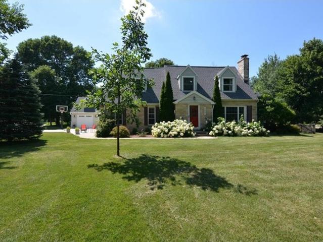 5601 Lake Mendota Dr, Madison, WI 53705