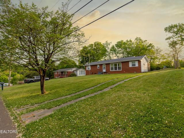 5601 Stoneleigh Rd