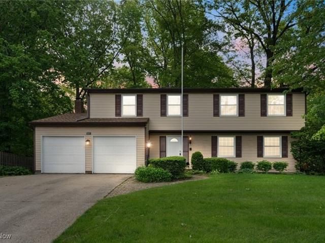 5601 Sunset Dr, Hudson, OH 44236