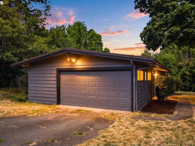 5601 se oetkin dr