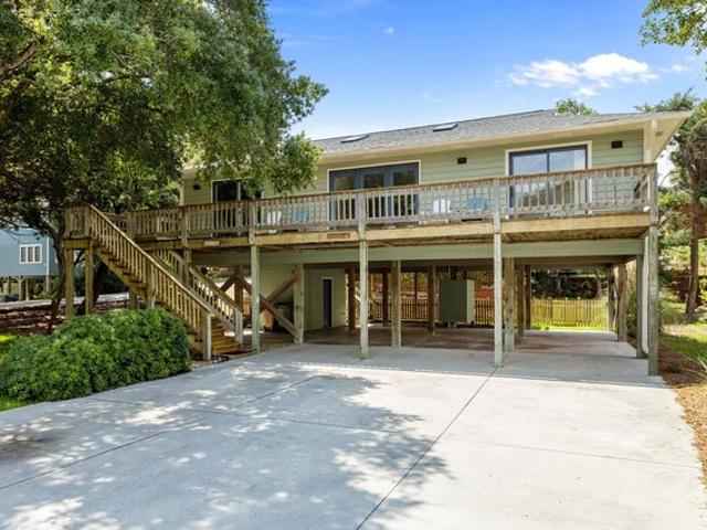 5601 Sound Dr, Emerald Isle, NC 28594