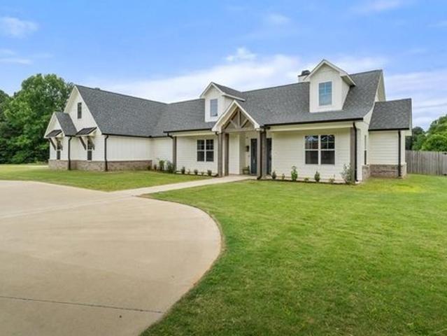 5601 W Kyle Rd, Texarkana, TX 75503