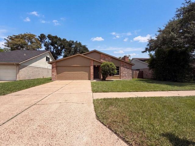 5602 Briarwood Forest Dr, Houston, TX 77088