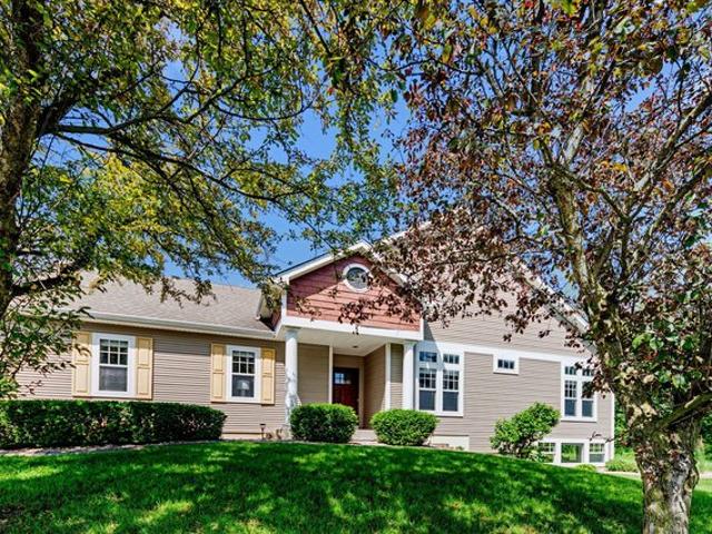 5602 Coryana Dr, Valparaiso, IN 46383