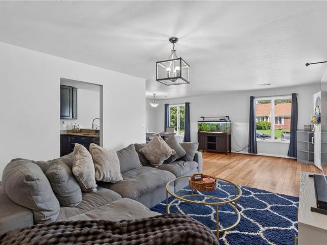 5602 Parish LN
