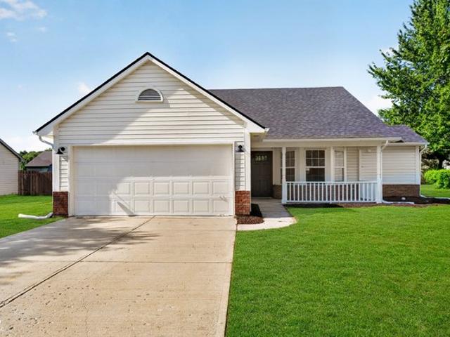 5602 Pine Hill Dr, Noblesville, IN 46062