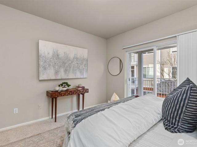 560 225th Ln NE, Unit B202, Sammamish, WA 98074 | MLS #2554