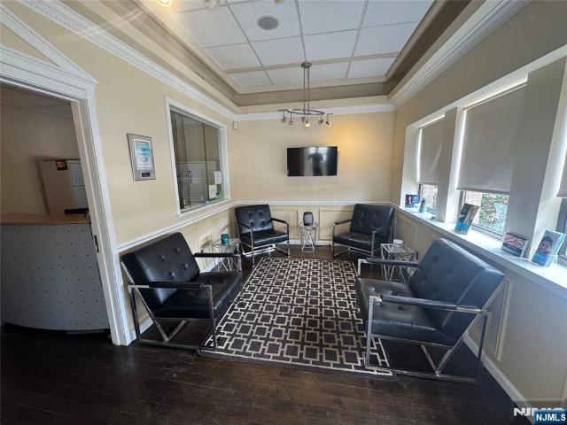 560 Bergen Boulevard