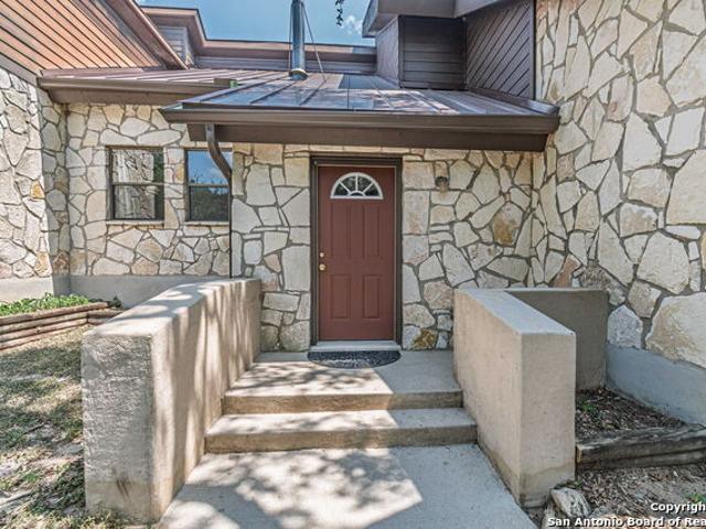 560 Bluff Ridge