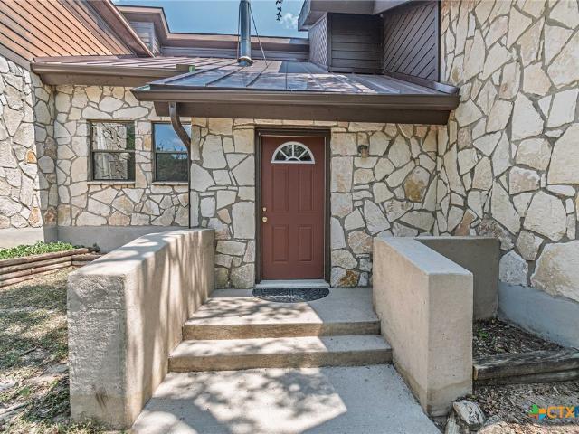 560 Bluff Ridge Ct, New Braunfels, TX 78132 | MLS #588478