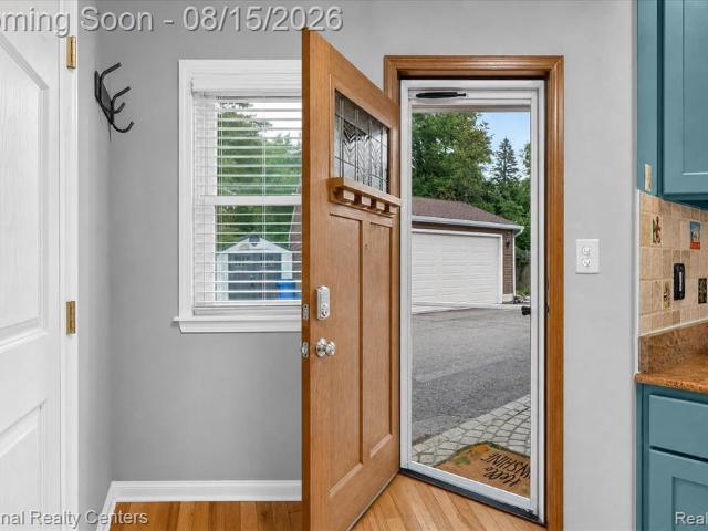 560 Black Oaks Trail