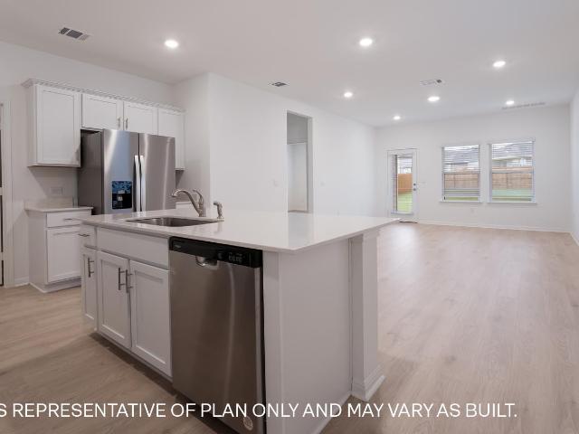 560 Glimer Ln