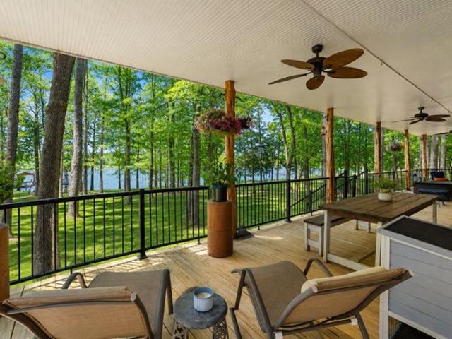 560 Deerwood Dr, Trinity, TX 75862