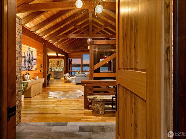 560 E Cronquist Road