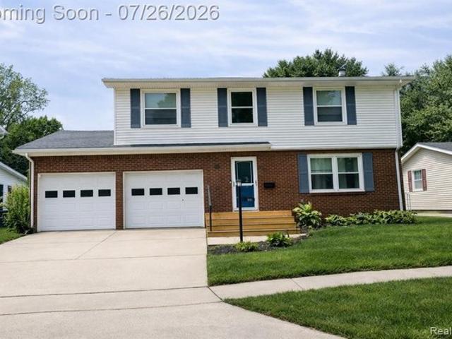 560 Frazier Dr, Adrian, MI 49221