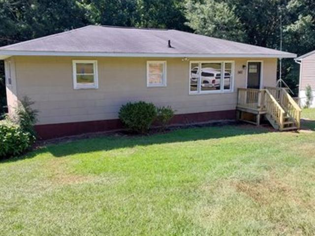 560 Owens Dr, Spartanburg, SC 29303