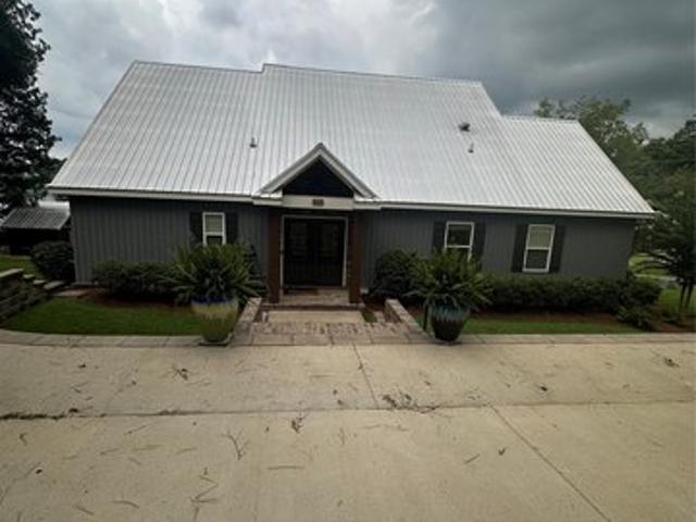 560 Lakeshore Dr, Wetumpka, AL 36092