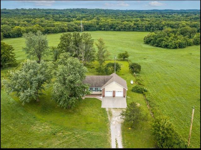 560 NE 115th Road