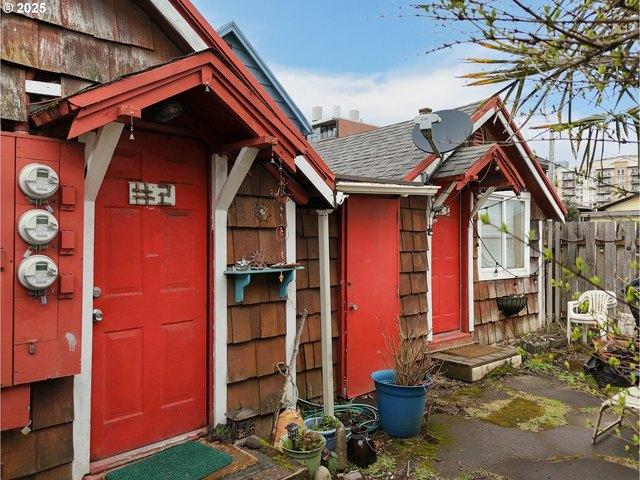 560 S Columbia St, Seaside, OR 97138