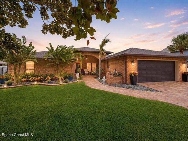 560 Sawgrass Cir, Melbourne, FL 32940