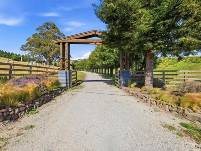 560 Stage Rd, Pescadero, CA 94060